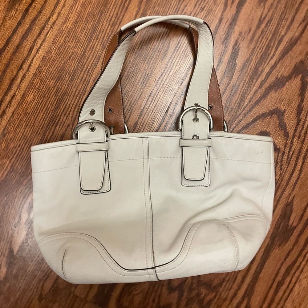 Coach Vintage White Buckle Handbag - Gem
